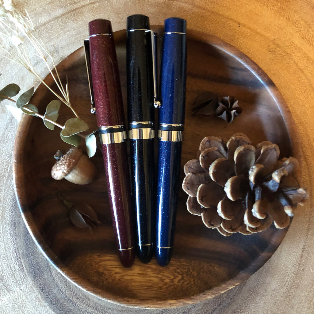 LIN PEN Fountain Pen, Spark Collection | 林氏筆業鋼筆, 火花系列 – a blank note
